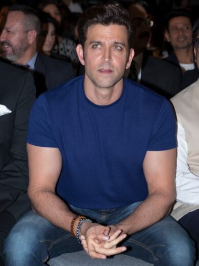 Famous People With Six Fingers - Health Guide Net