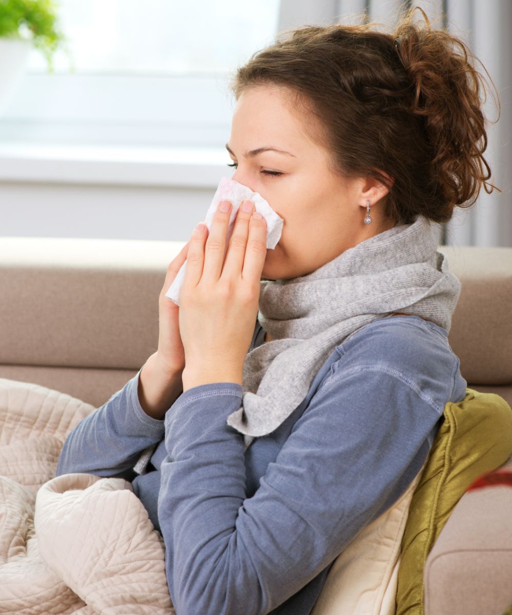 4 Reasons Why Your Sneeze Smells & What It Means For Your Health ...